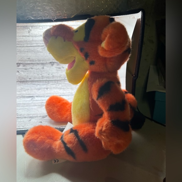 Toys | Vintage Walt Disney Company 199 Tigger Poseable Legs And Arms ...
